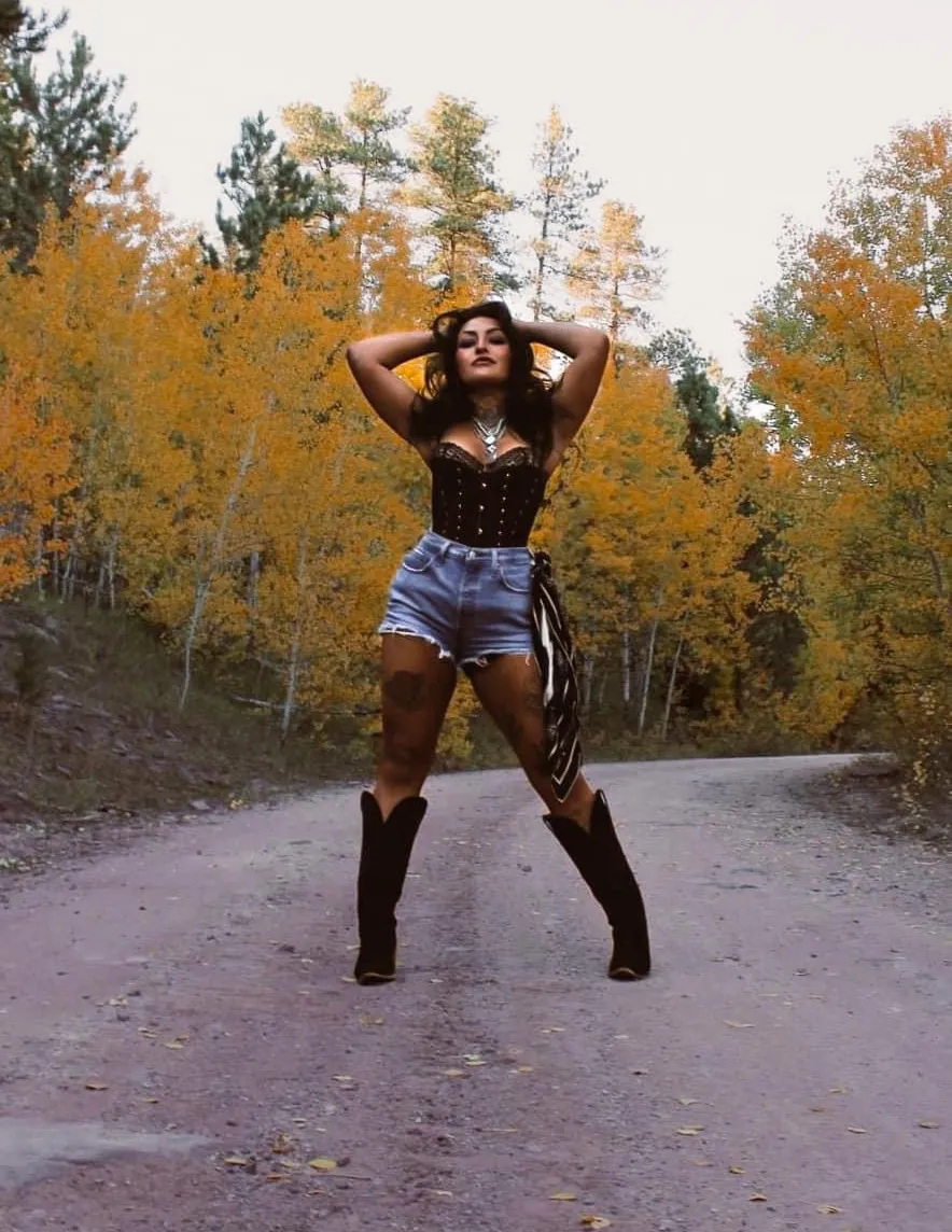 Shay Maxim Cover Girl