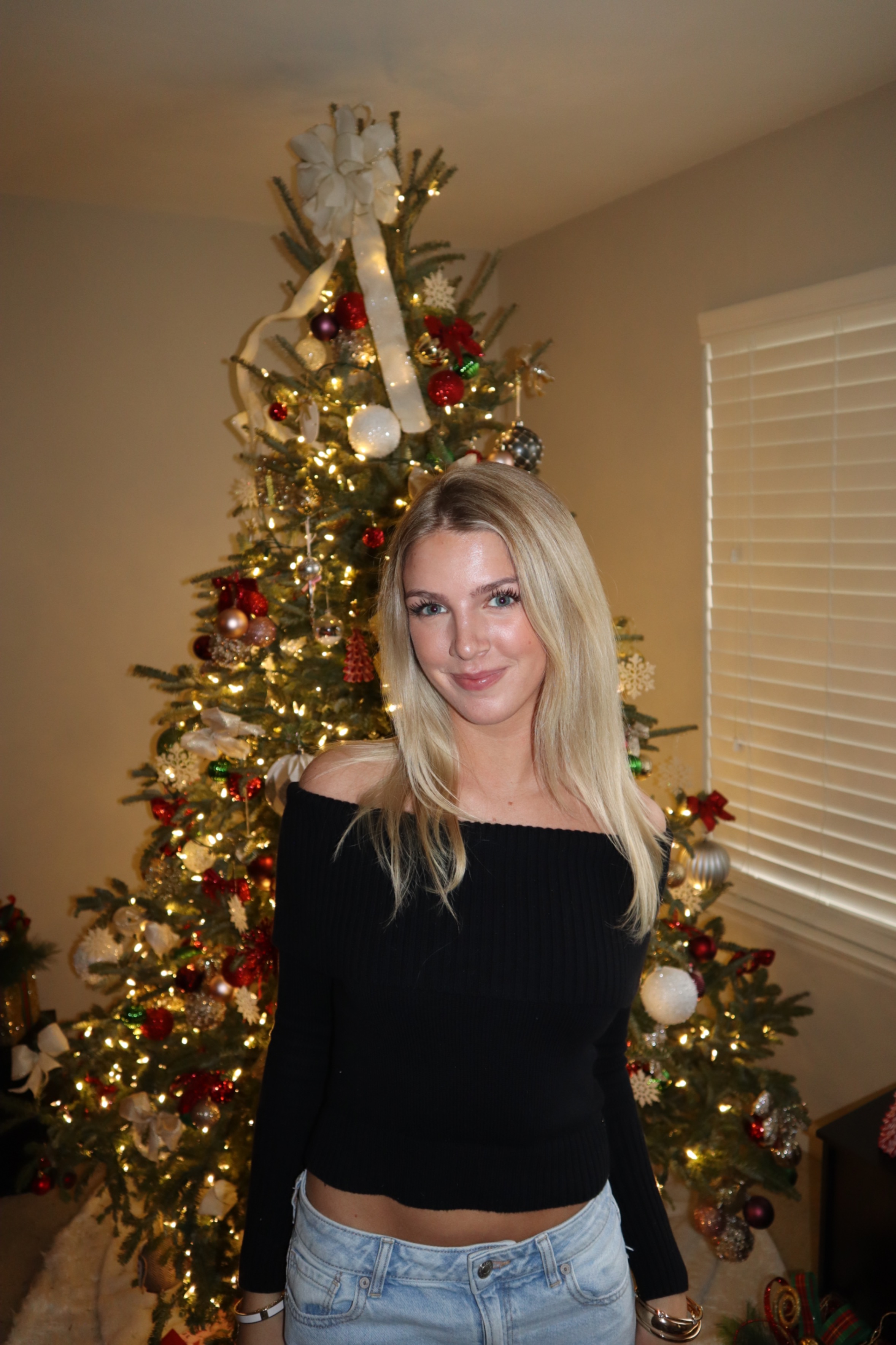 Taylor Maxim Cover Girl