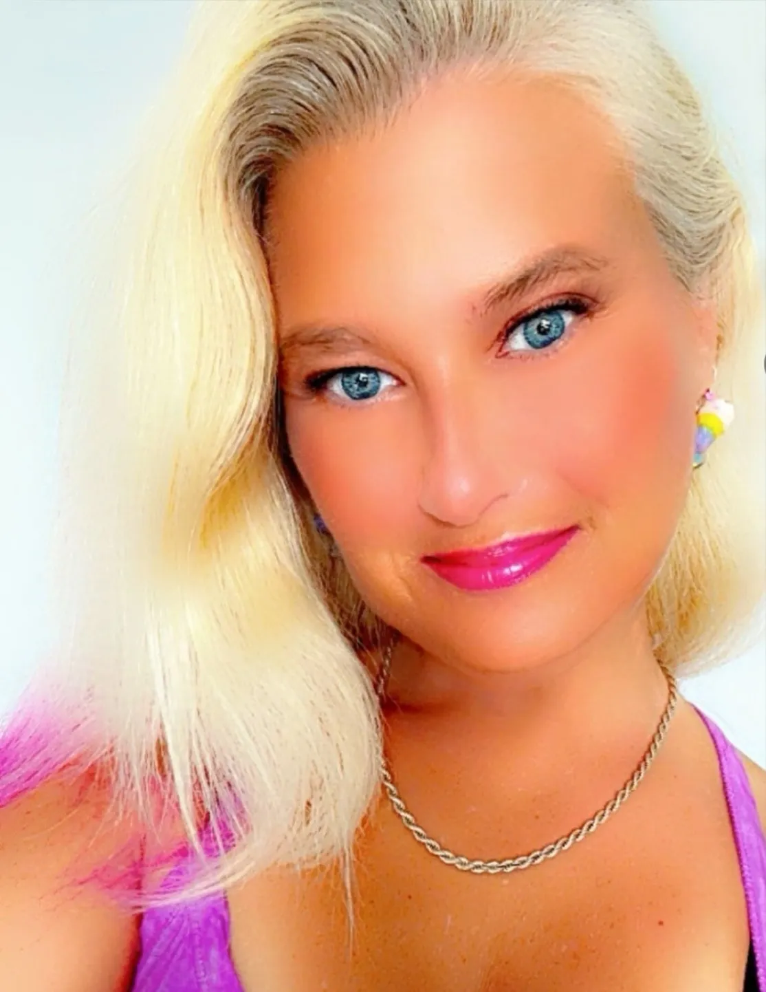 Lyndsay Wagner Maxim Cover Girl